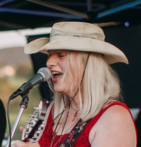 Face The Music with Sarah Newton | Voices From The Pulpit